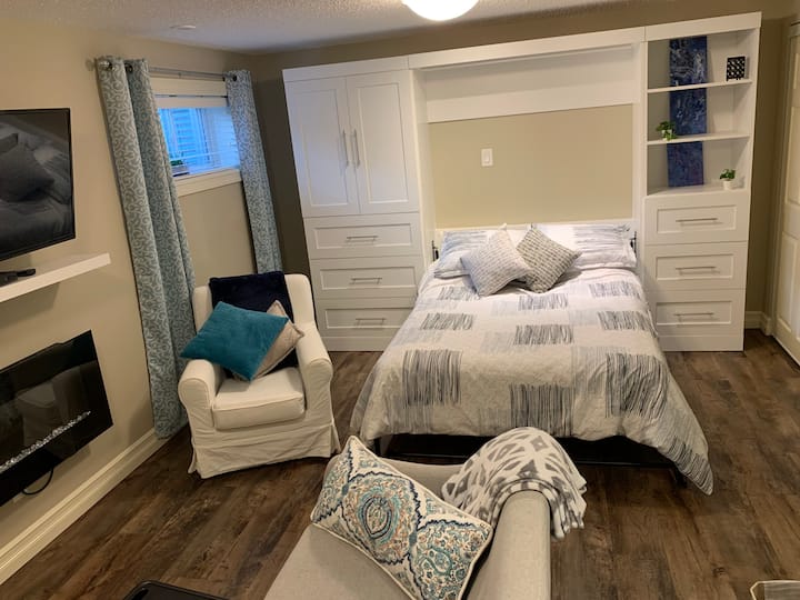 “Brilliant British Bachelor Pad” - Edmonton