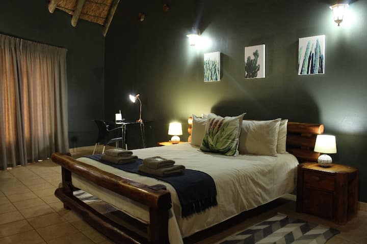 Red Sands Country Lodge - Not Self Catering - Kuruman