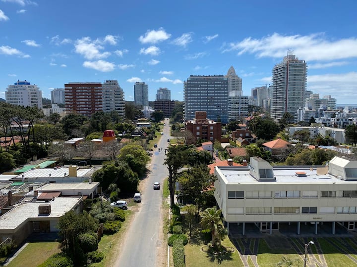 Apartamento En Edificio Uruguay (Punta Del Este) - Punta del Este
