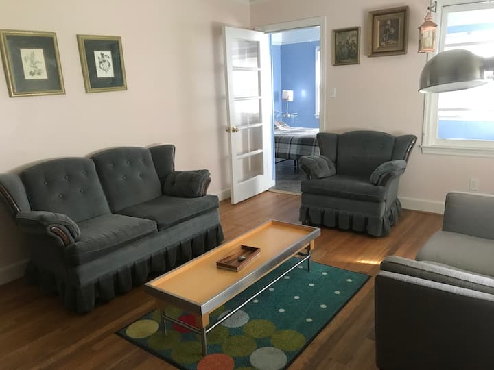 Charming 2-bedroom Home Few Minutes Away From I-95 - Lake Marion, SC