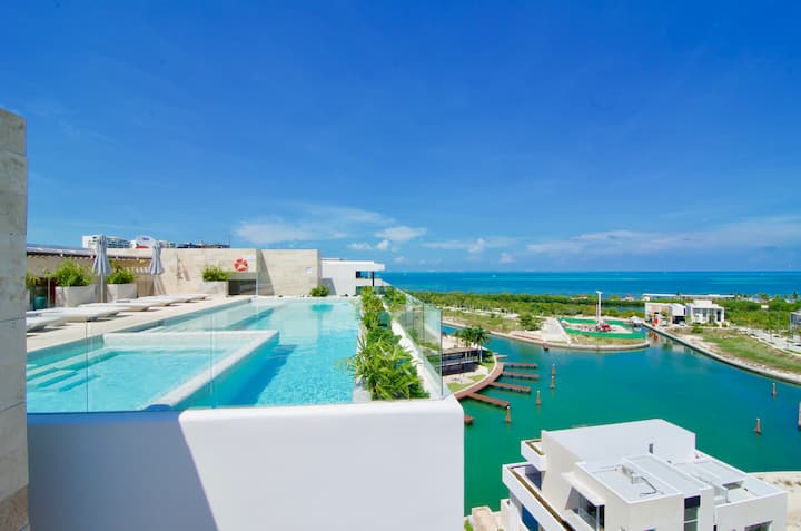Exclusive Luxury Condo Located In Puerto Cancún - Cancún