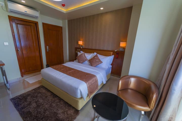 Unima Grand, - Malé