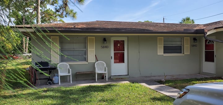 Bob's Happy Place!   * Pets Accepted * - Fort Myers, FL