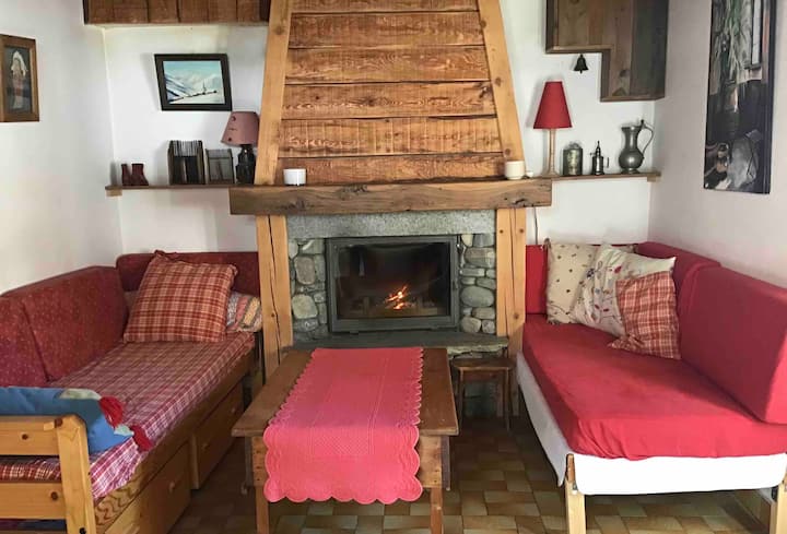 Maison Dans Un Village Savoyard En Maurienne. - Le Corbier