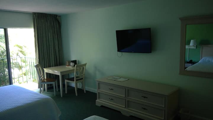 Room With 2 Queen Beds - Miami, FL