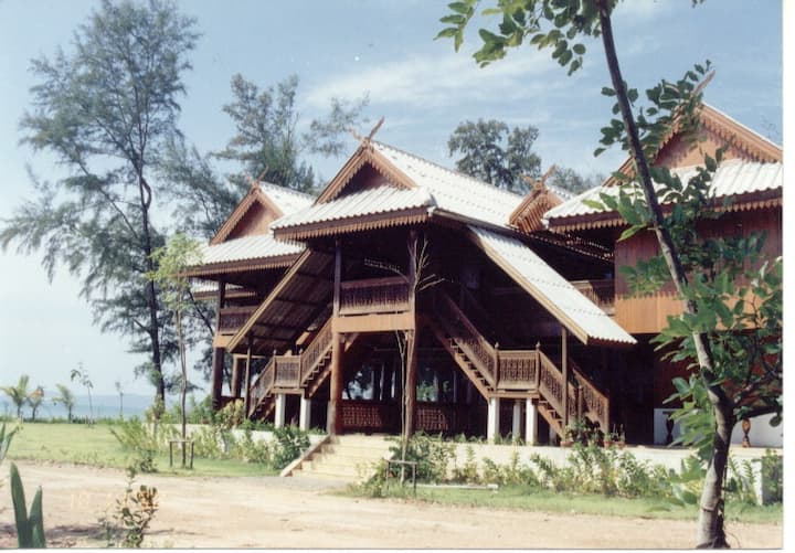 Ruen Thai Rim Haad - Unique Teak Mansion On Beach - Ko Samet