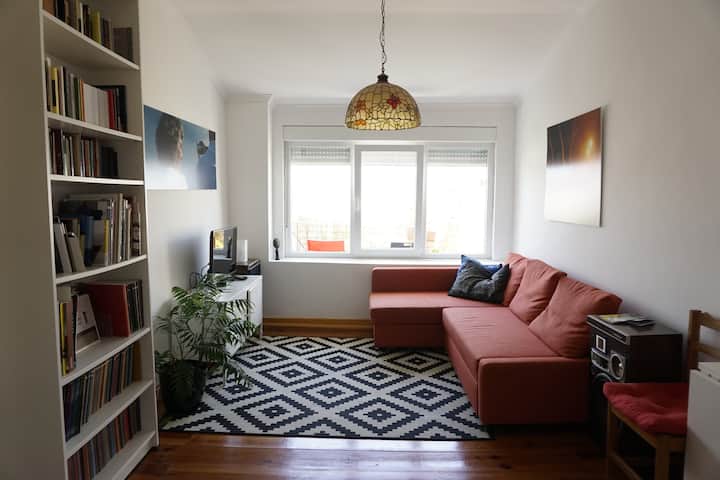 Sunny Apartment Near Downtown - Benfica