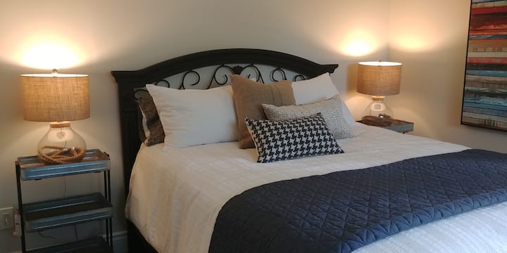 Charming 1 Bedroom Guest Suite On An Acre - Langley