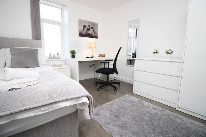 Modern Cardiff Central Guesthouse With Fast Wifi - Cardiff
