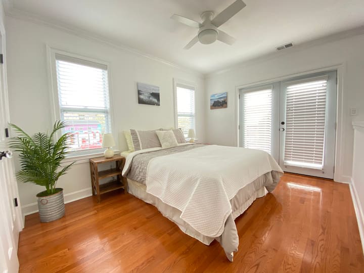 The Highlands Modern Condo - Louisville, KY