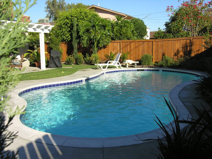Private Pool Home, Walk & Hop To Disney, Gameroom - Anaheim, CA