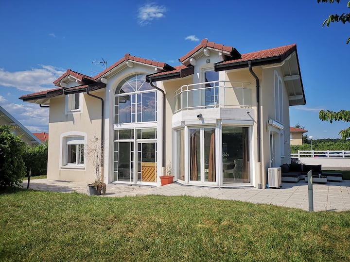 Charming Villa Near Lake Geneva - Nyon