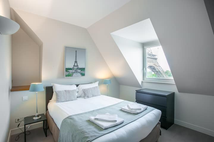 Mega Rich Penthouse - Paris