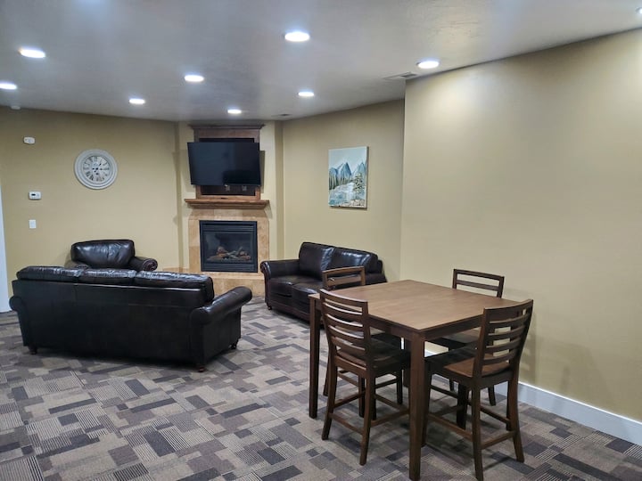 New South-town Basement Suite - Idaho Falls, ID