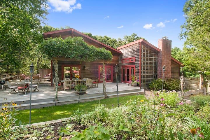 Perfect Summer Sanctuary - East Hampton, NY