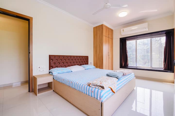 Cozy Room At Central Hill Road, Bandra West No 2 - Mumbai