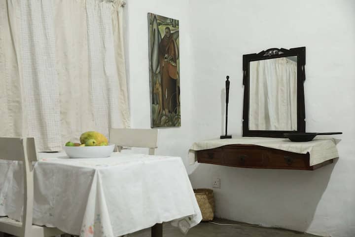 Colombo 8. Beautiful A/c Designer Studio - Colombo