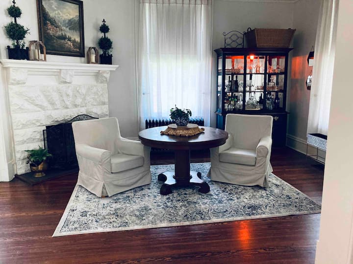 Beautiful Historic Home In The Historic District - Temple, TX