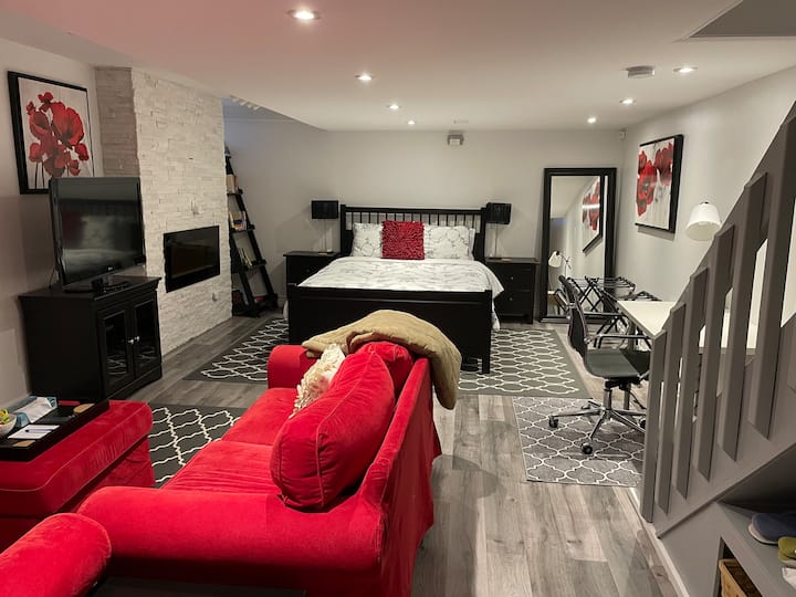 Charming Suite In The Riverdale Area Of Toronto - Toronto