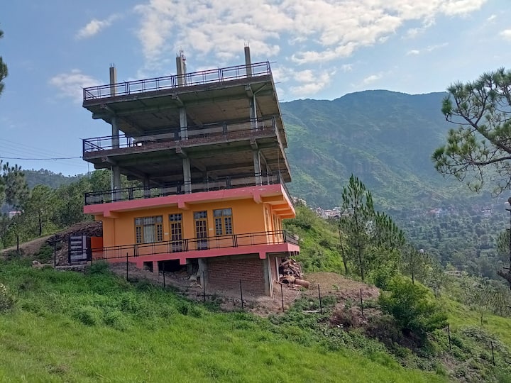 Valley View Home Stay. - Solan