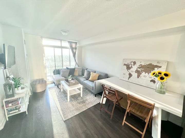 Sunny, Spacious Unit. Great Sunset + Pet Friendly - Toronto