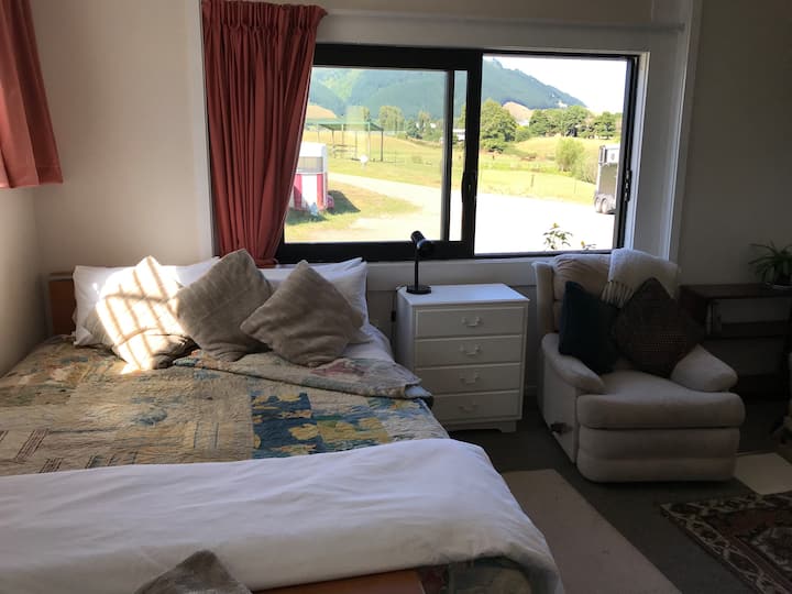 Farmstay Studio - Ōtaki Beach