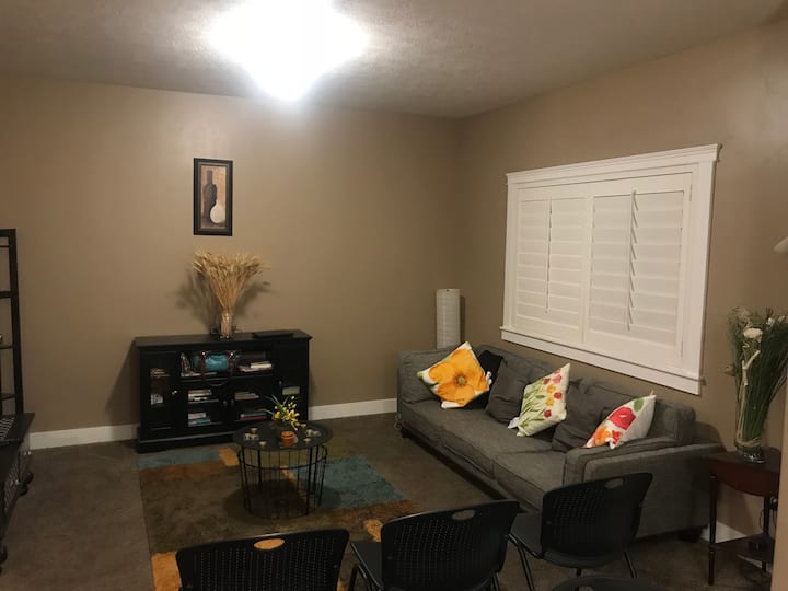 Beautifull Townhome 20 Min From (4-6) Ski Resorts - West Jordan, UT