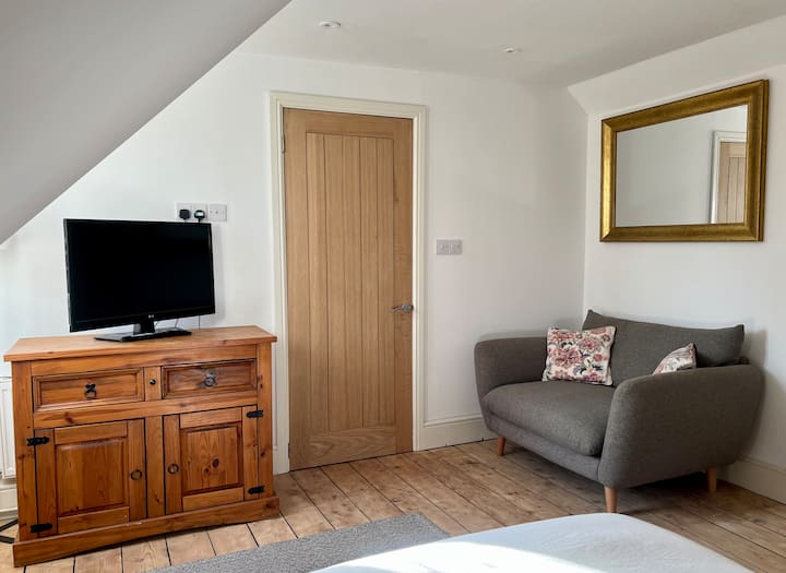 Peaceful King Room With En-suite - Ipswich