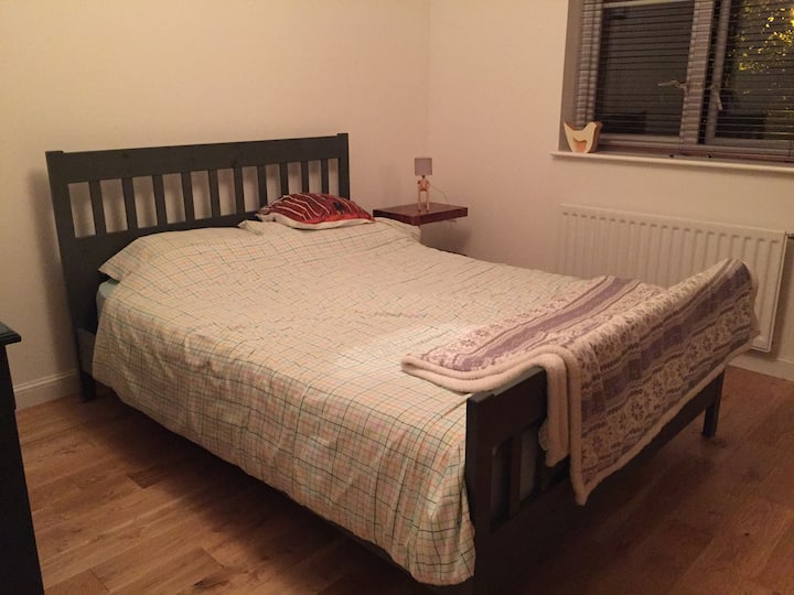 Double Bedroom In Residential Area - Edimburgo