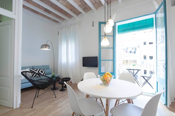 Quiet 3 Bedroom Balcony Poble Sec - Barcelona