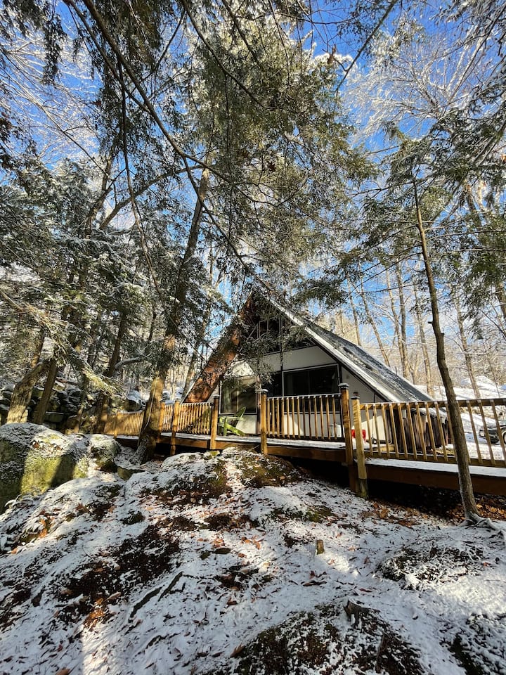 Cozy A-frame On The Lane River - Newbury, NH