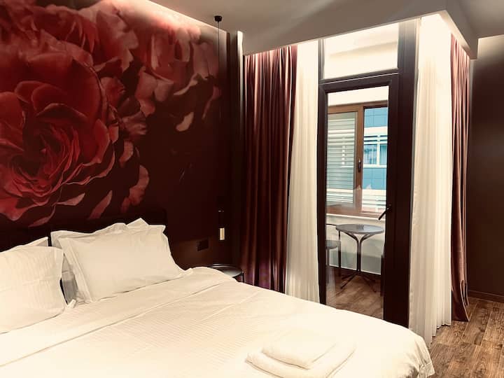 Deluxe Room 24 Blloku Area - Tirana