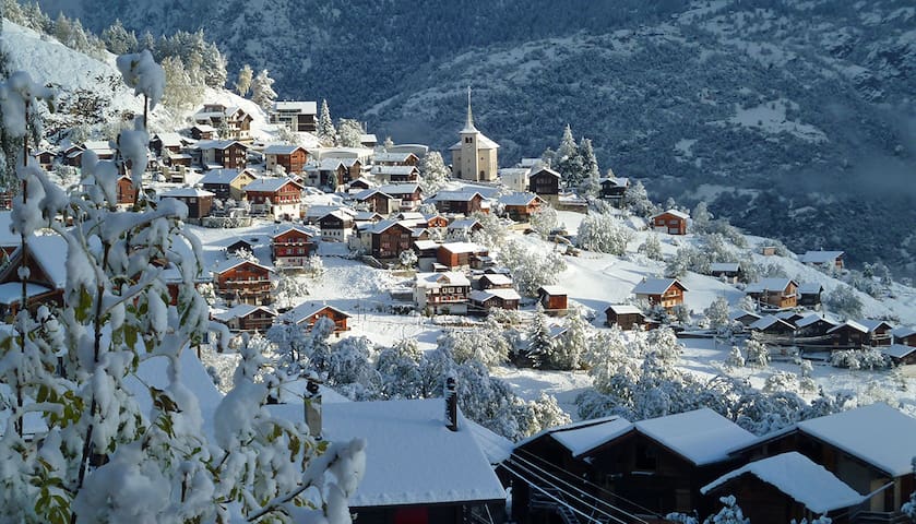 Zimmer im Haus Sonnenberg - Gästehäuser zur Miete in Zeneggen, Wallis ...