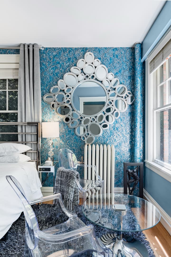 Stylish Historic Central Urban Oasis - Seattle, WA