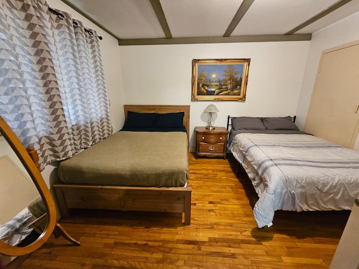 Downtown Cozy 1 Bedroom Unit With Free Parking! - 加蒂諾