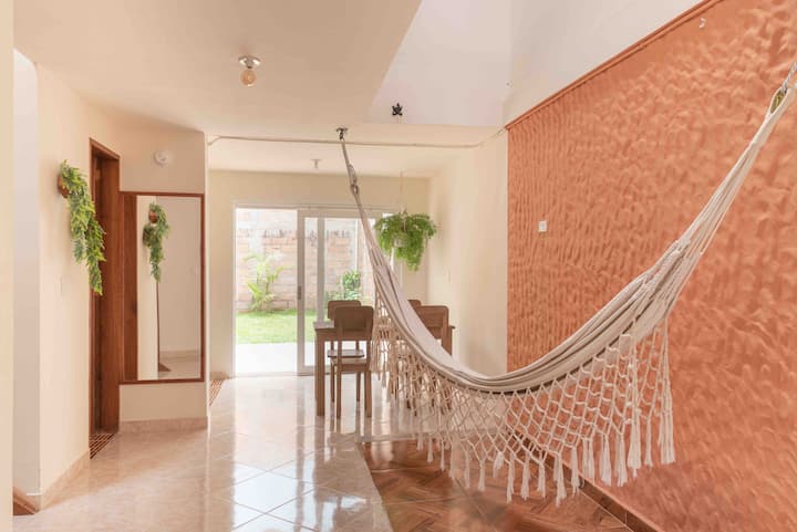 Tv- Patio - Hammock-laundry- Entire Private House - Jardín