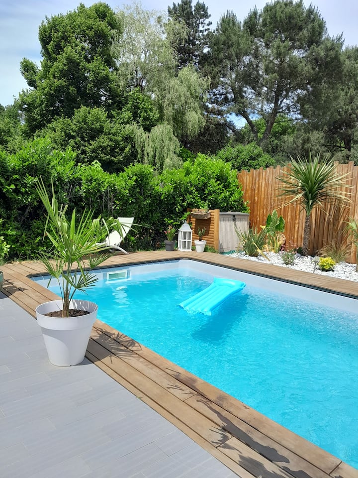 Jolie Maison Avec Piscine En Centre Village - Belin-Béliet
