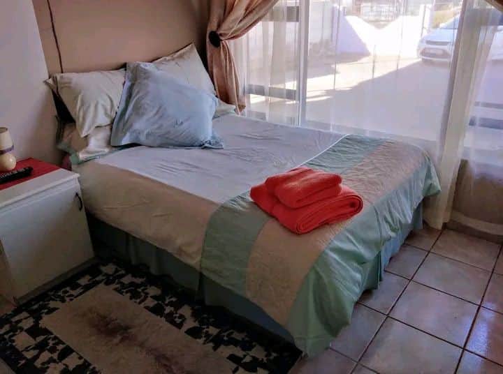 Lovely 1-bedroom Apartment - Welkom