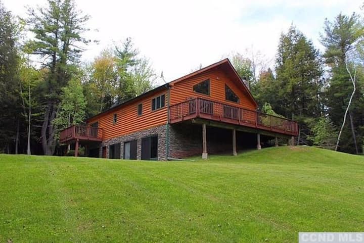 Luxurious And Peaceful Catskills Windham Chalet - Windham, NY
