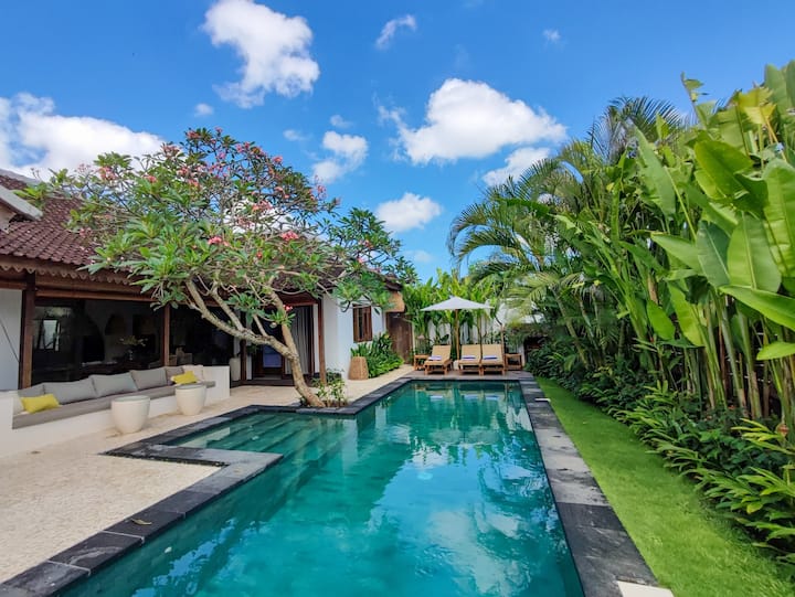 Spacious Designer Villa, Closed Living, Quiet - Indonesia