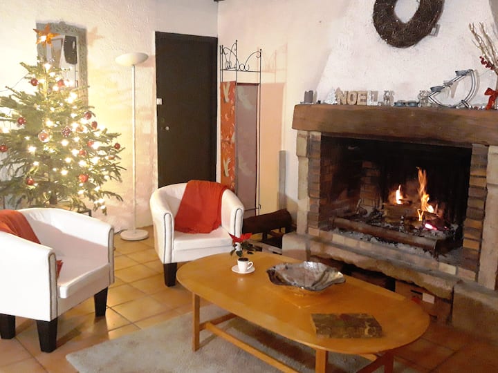 « Cosy » Gîte Dans La Campagne Jurassienne - Arbois