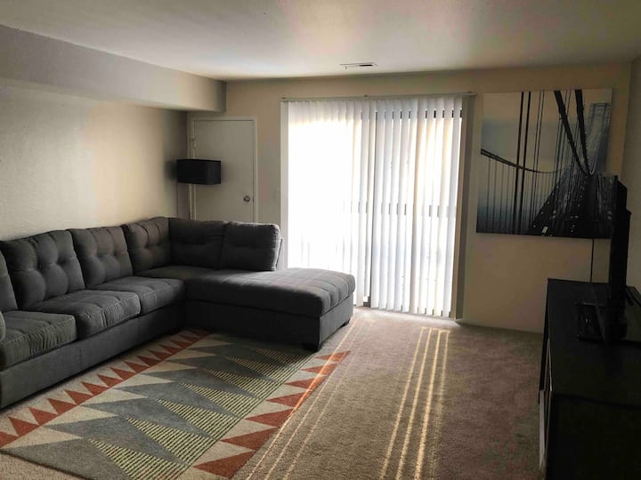 Extend Your Stay In This Cozy Get-away - Grand Rapids, MI