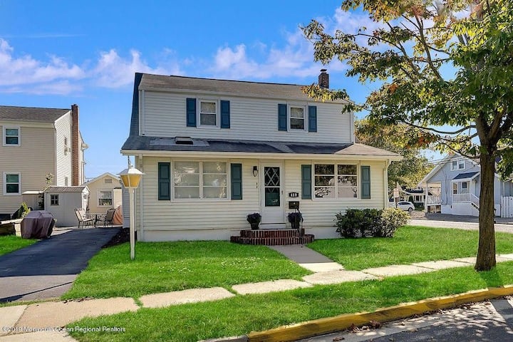Belmar Retreat - Bottom Unit - 3 Bedrooms - Monmouth County, NJ