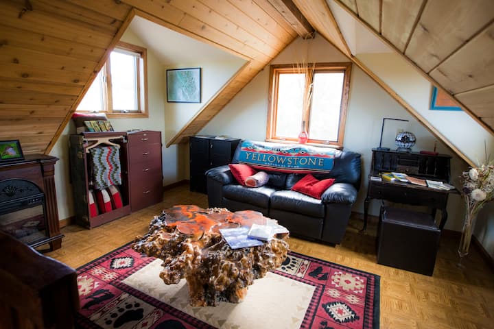 Timber Frame Mt Adventure Loft - Trails & Lake - Helena, MT