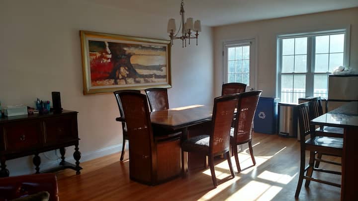 16-3 Large, Bright Pvt. Room Base Of Uri - Rhode Island