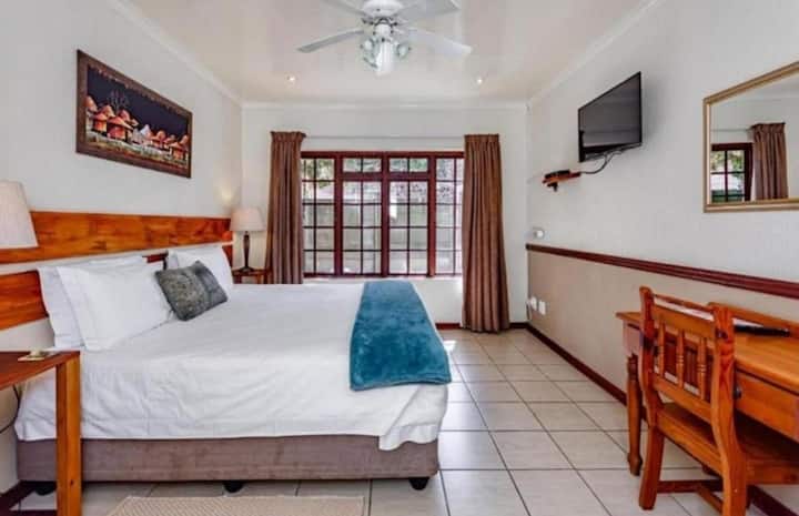 The Link Guest Lodge - Kempton Park