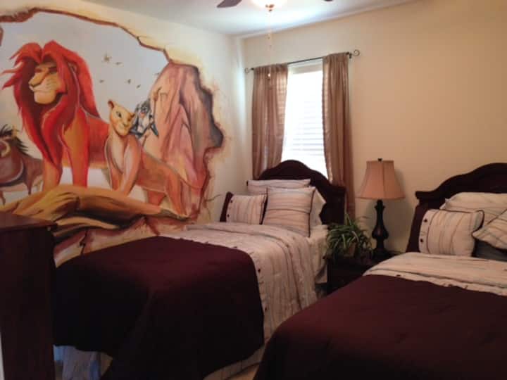 Dream Villa Save & Enjoy The Summer - Davenport, FL