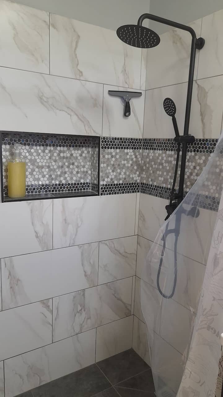 Cozy 1 Bedroom With Private Bath - Port of Spain