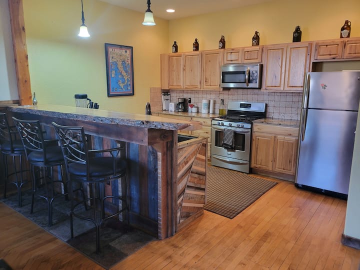 Executive Suite - Dillon, MT