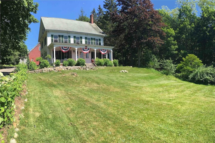 The Pickering House - Historic Deer Isle Waterview - Deer Isle, ME